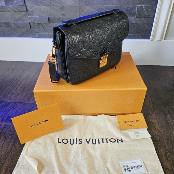 Louis Vuitton | Bags | Louis Vuitton Pochette Metis Black Empreinte ...